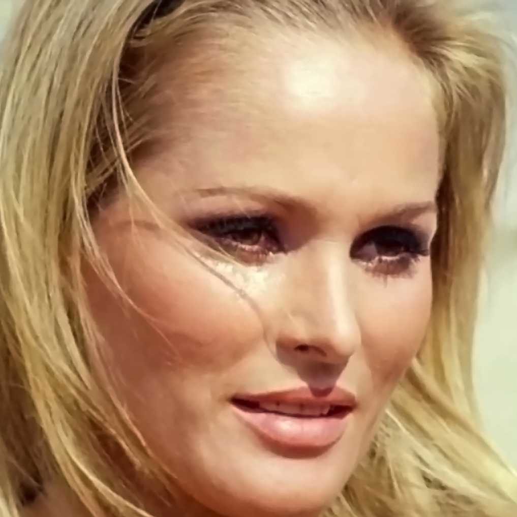 Ursula Andress | Cult Celebrities